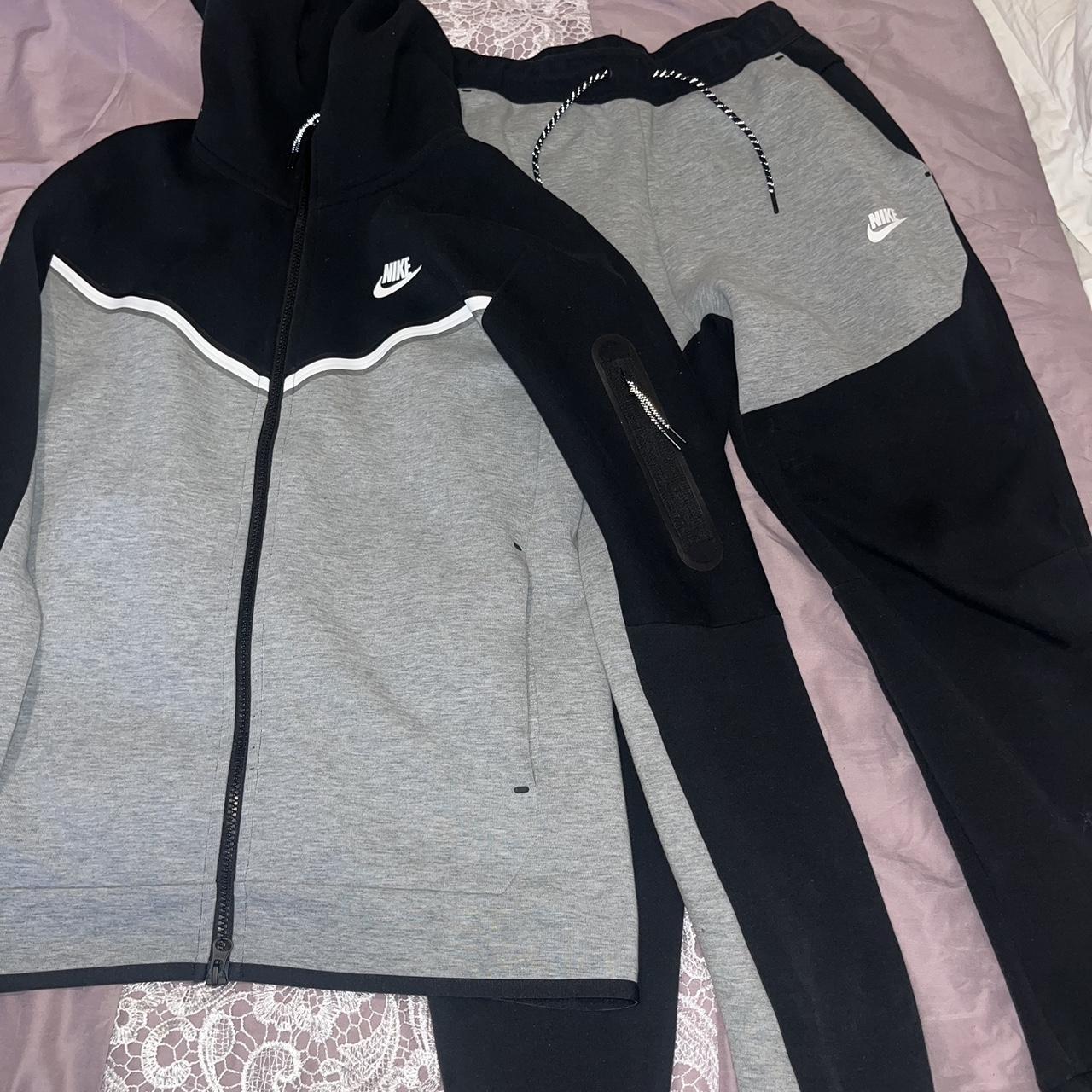 Men’s Nike tech fleece Size small but fits... - Depop