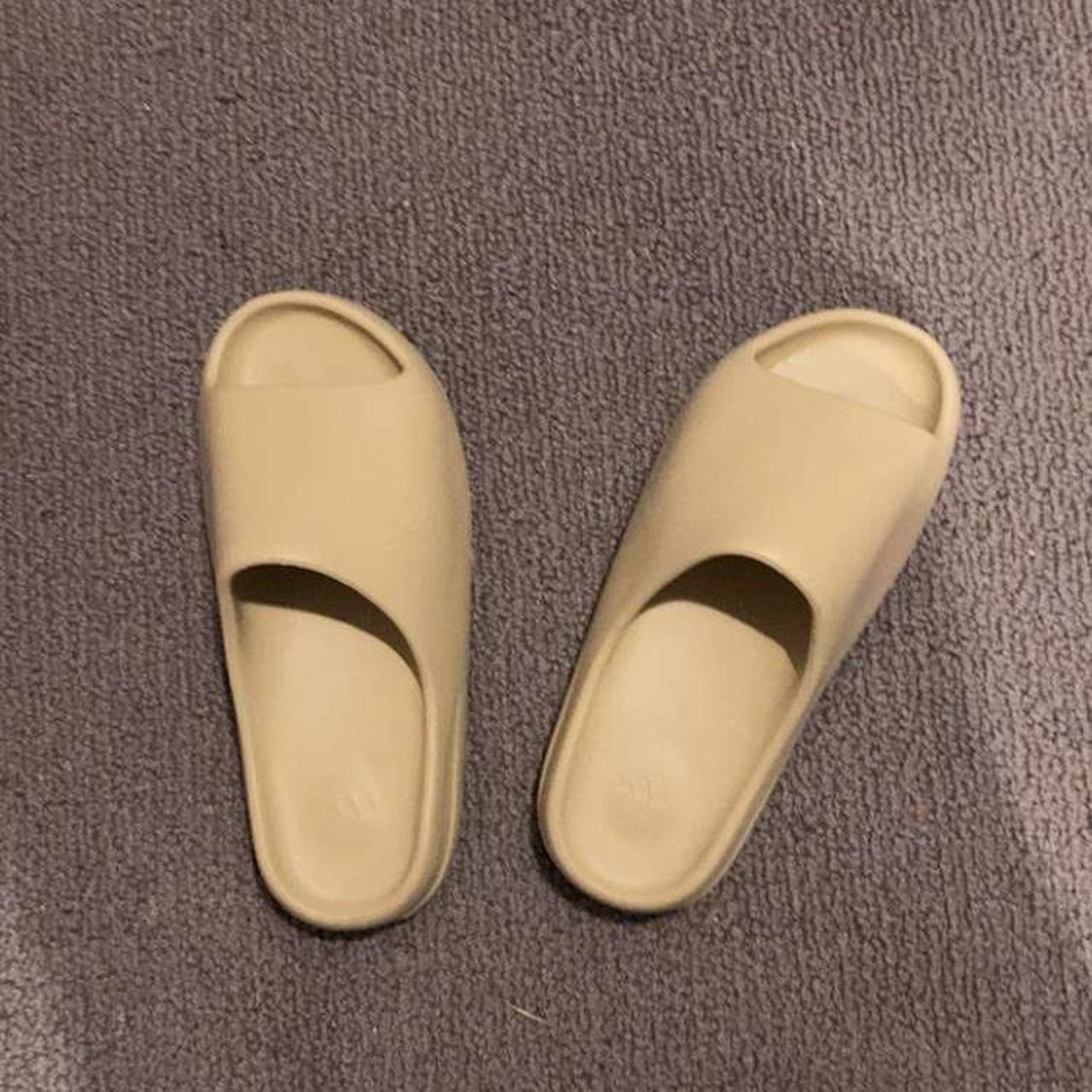 Yeezy Men's Tan Slides | Depop
