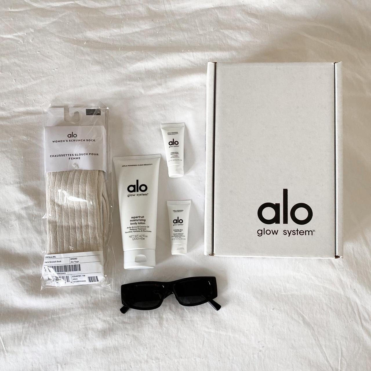 Alo bundle 💗 #alo #yoga - Depop