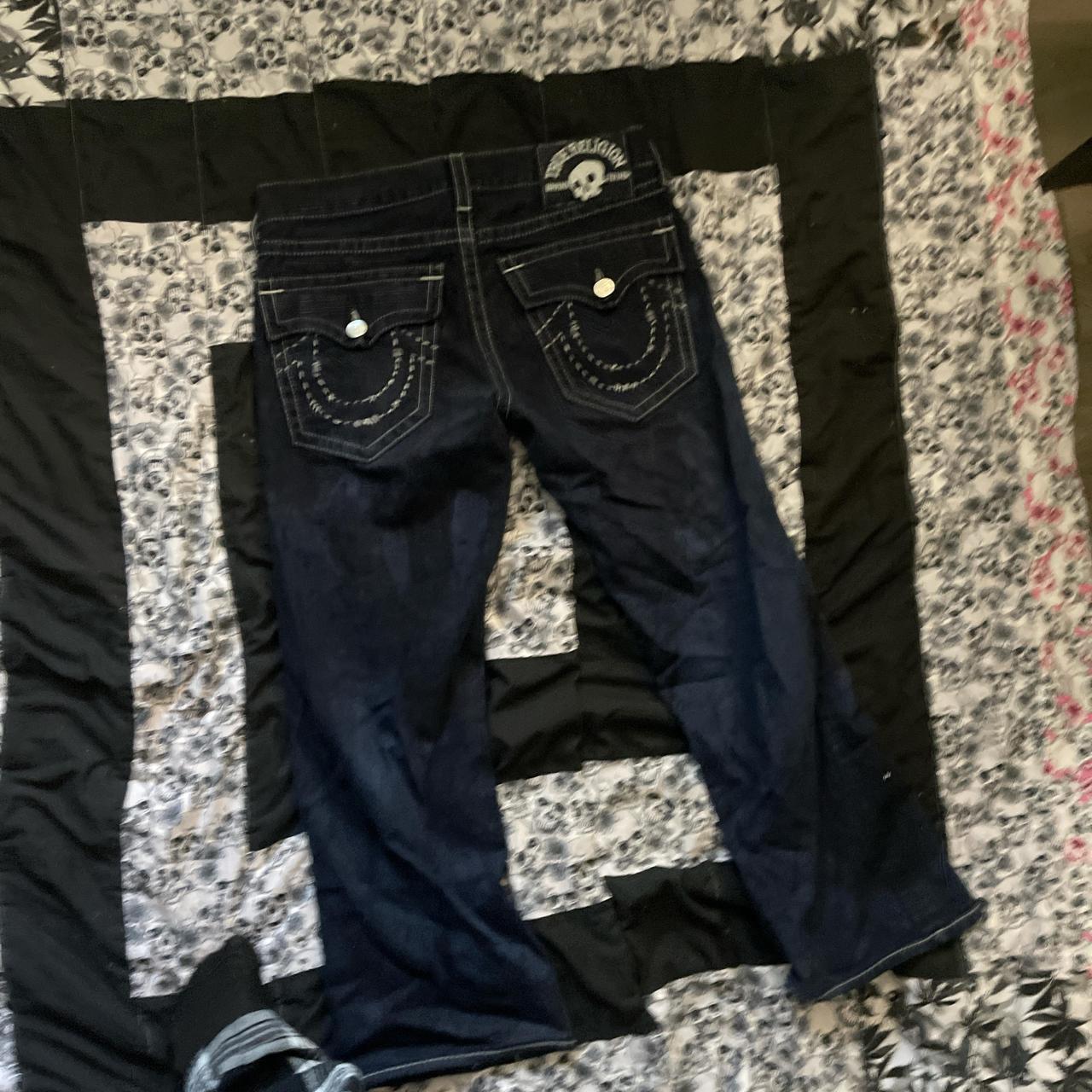 Nice colour trueys goes good with dark fits - Depop