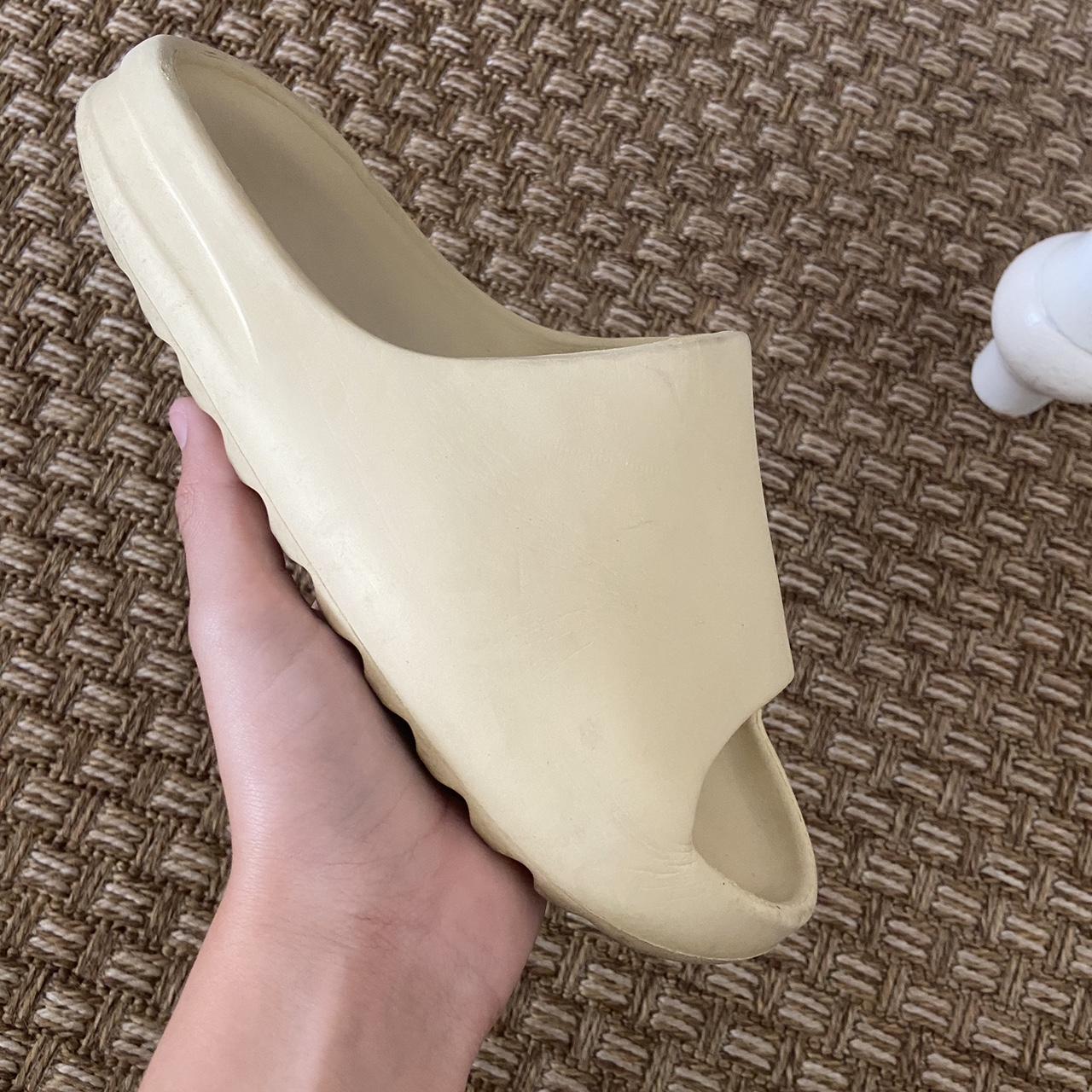 Women's Cream and Tan Slides | Depop