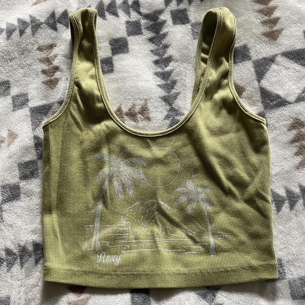 Cute Roxy crop top Size extra small - Depop