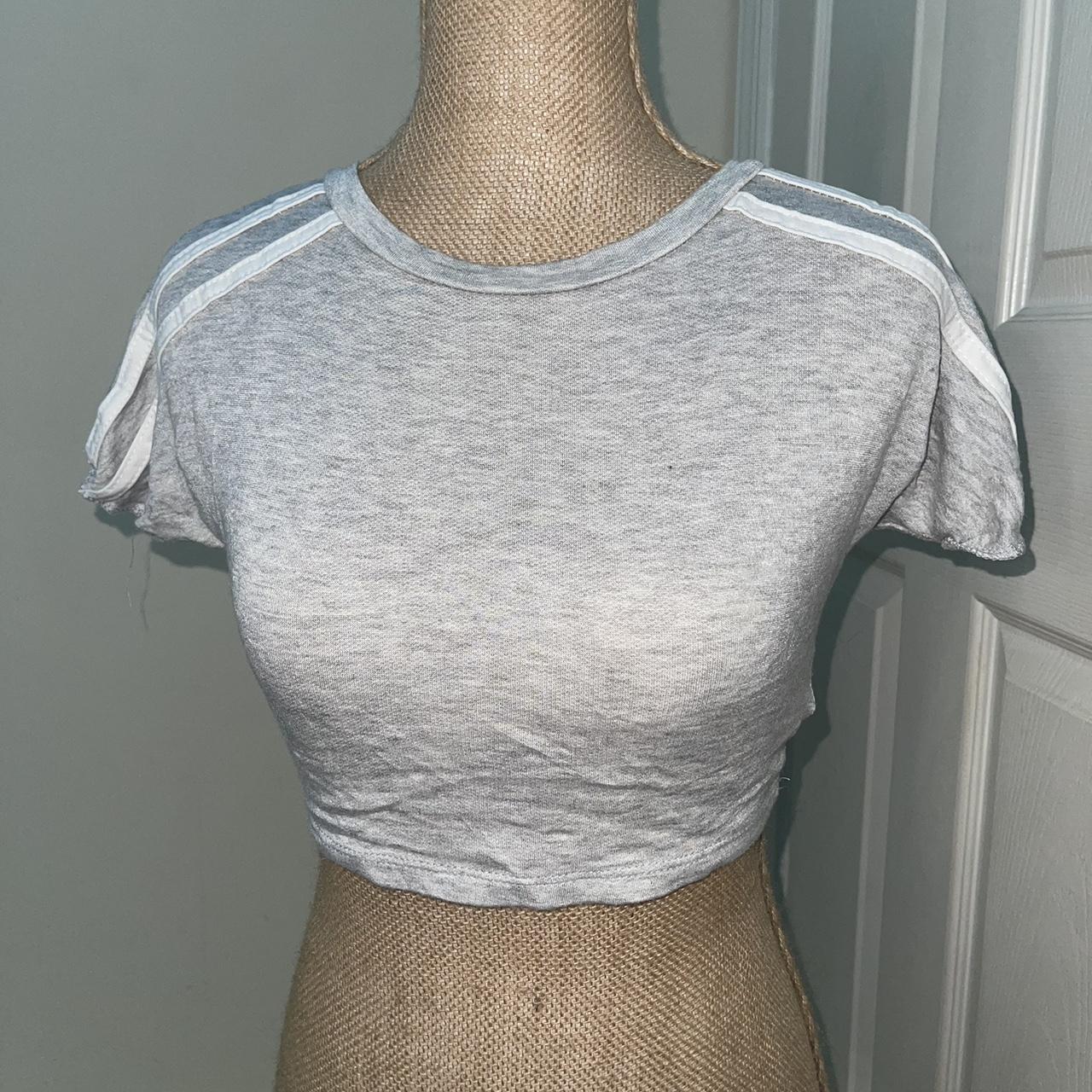 Grey crop top - Depop