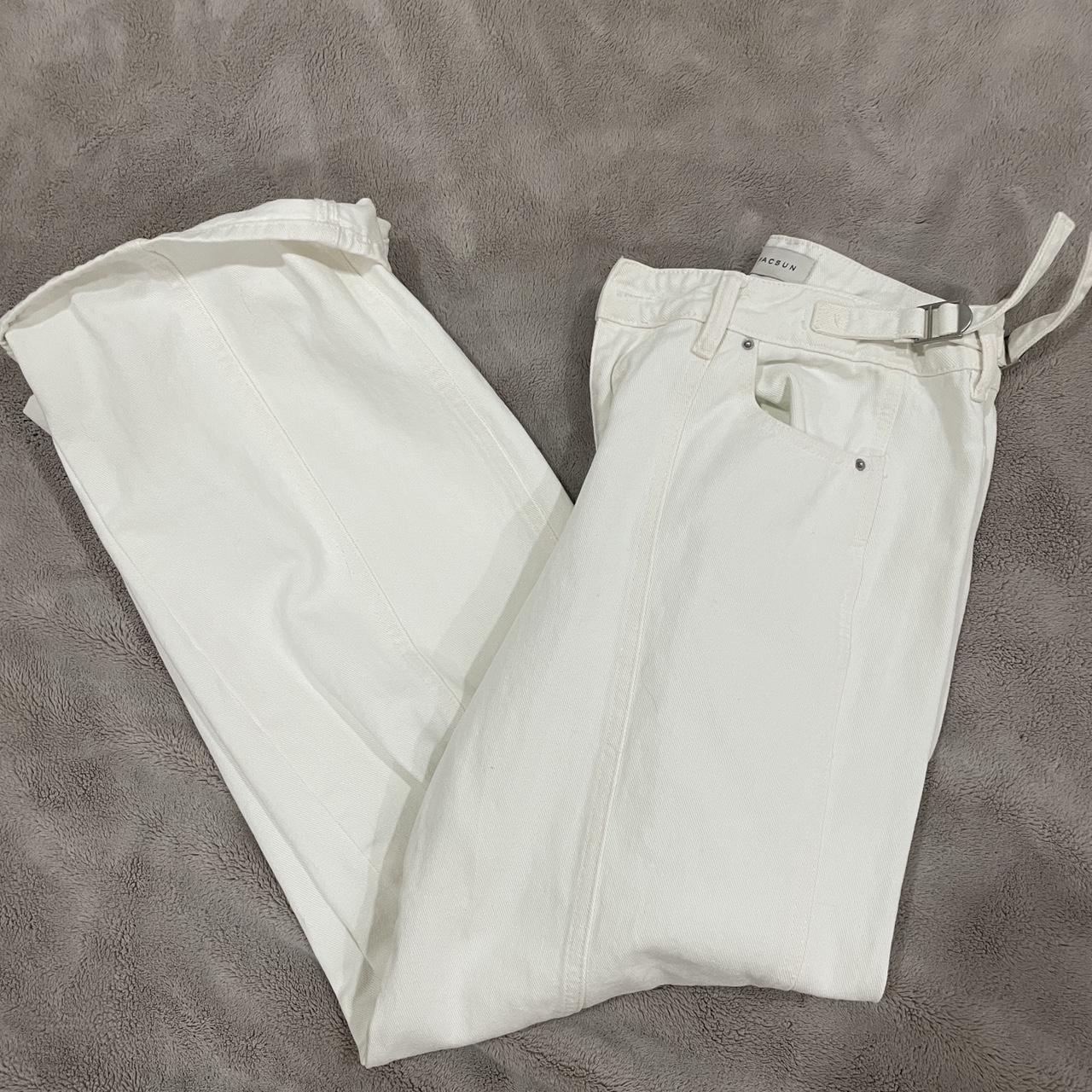Baggy low rise white jeans Size 28 - Depop