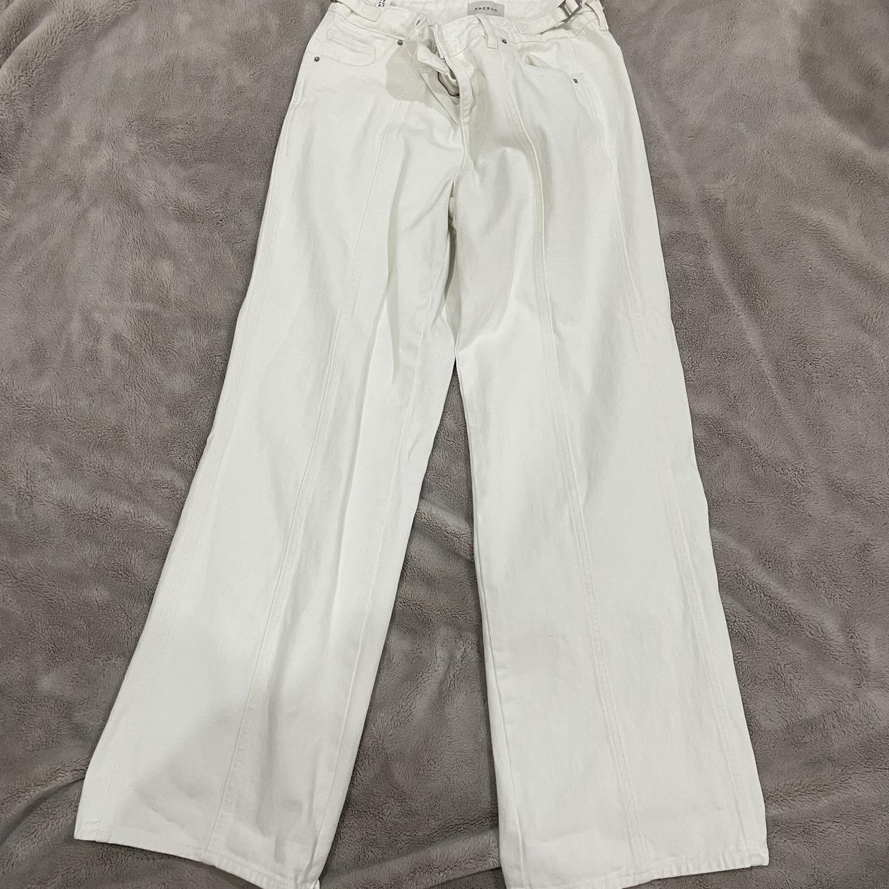 Baggy low rise white jeans Size 28 - Depop