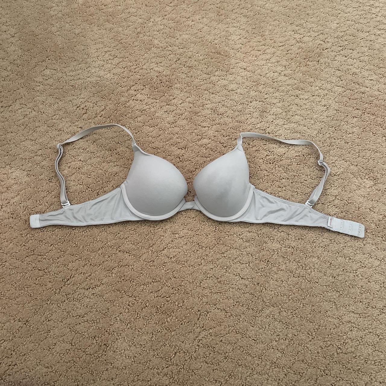 White Victoria's Secret bra with adjustable straps... - Depop