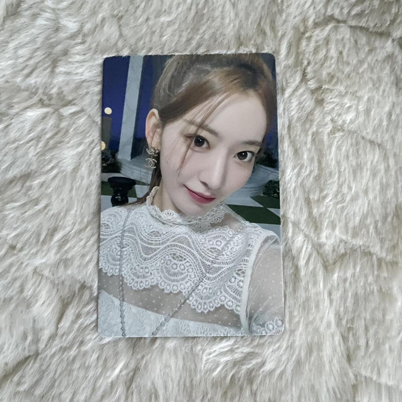 LE SSERAFIM Sakura Fearless Photocard #lesserafim... - Depop