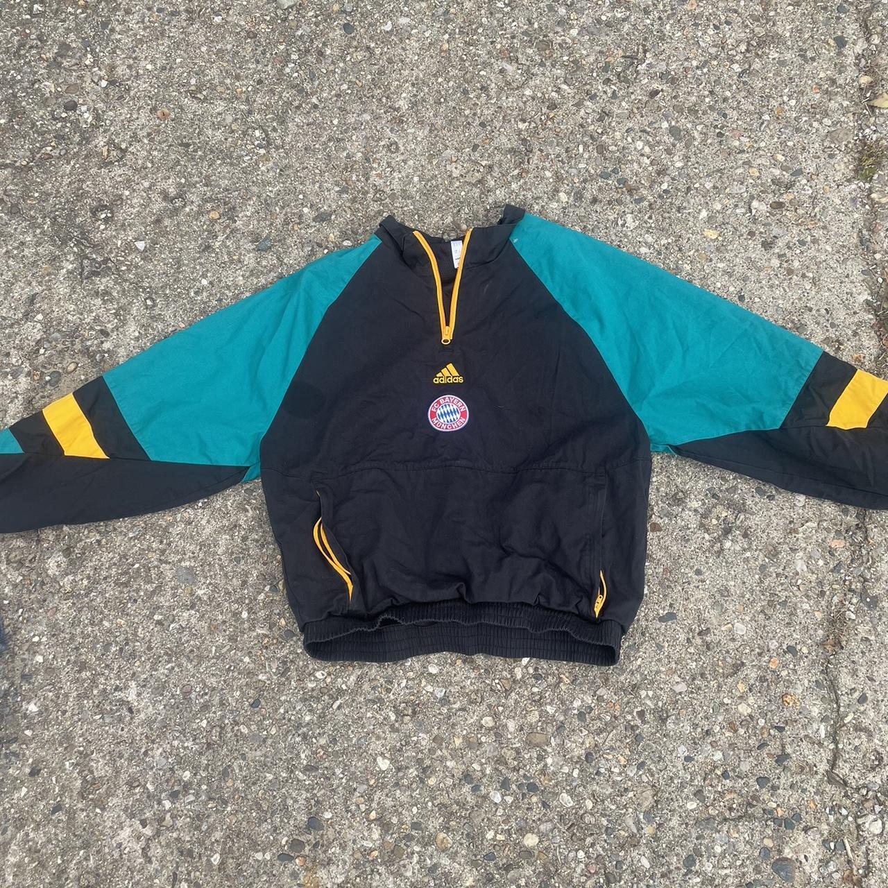 Vintage FC Bayern Múnchen jacket Size S fits medium... - Depop