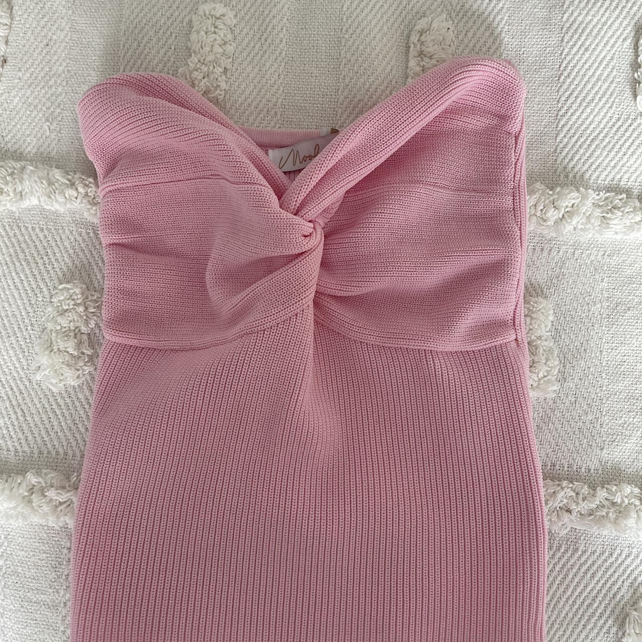 pink twist top, city beach, never worn - Depop