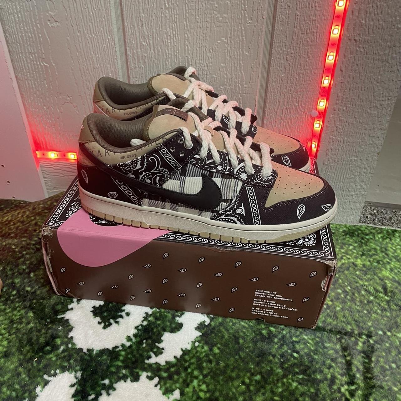 Travis Scott x Dunk Low Premium !! worn a few... - Depop