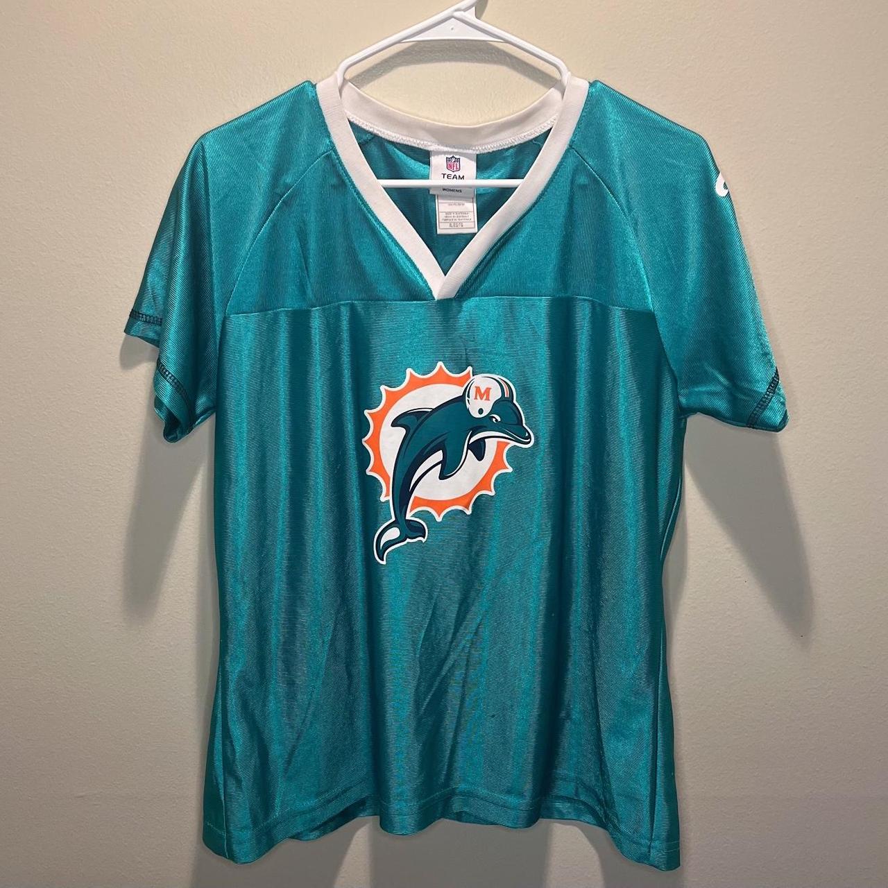 NFL Women's Green and Blue T-shirt | Depop