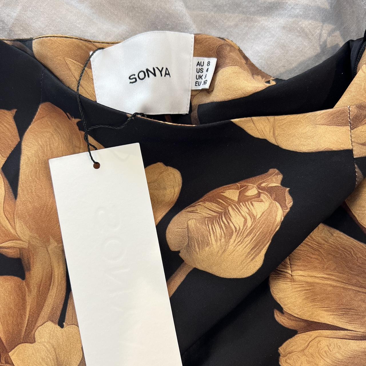 Sonya moda brand new skirt Size 8 #sonyamoda - Depop