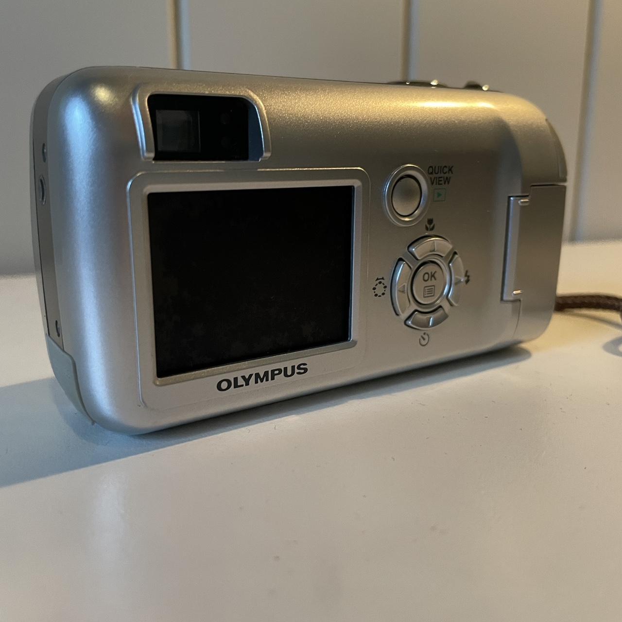 Olympus Camedia 2004 Digicam Great condition, takes... - Depop