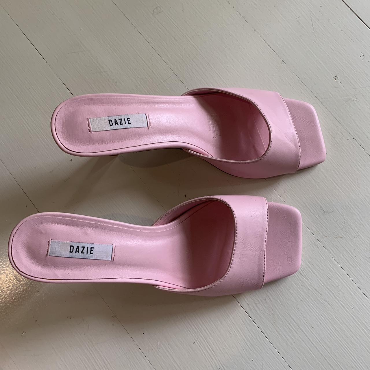 Cutest dazie pink mules size 8 never worn... - Depop