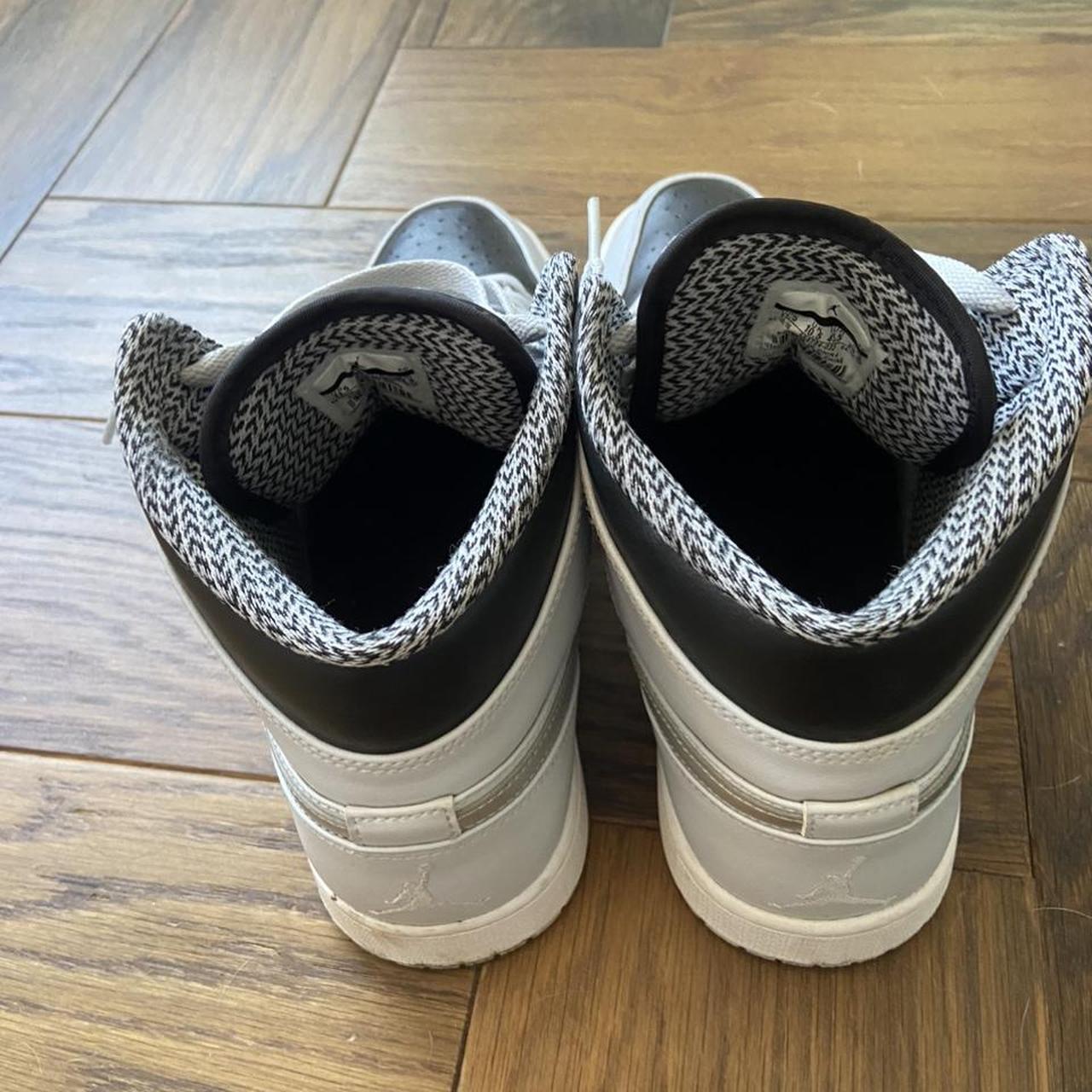 Air jordan 4 mid platinum - Depop