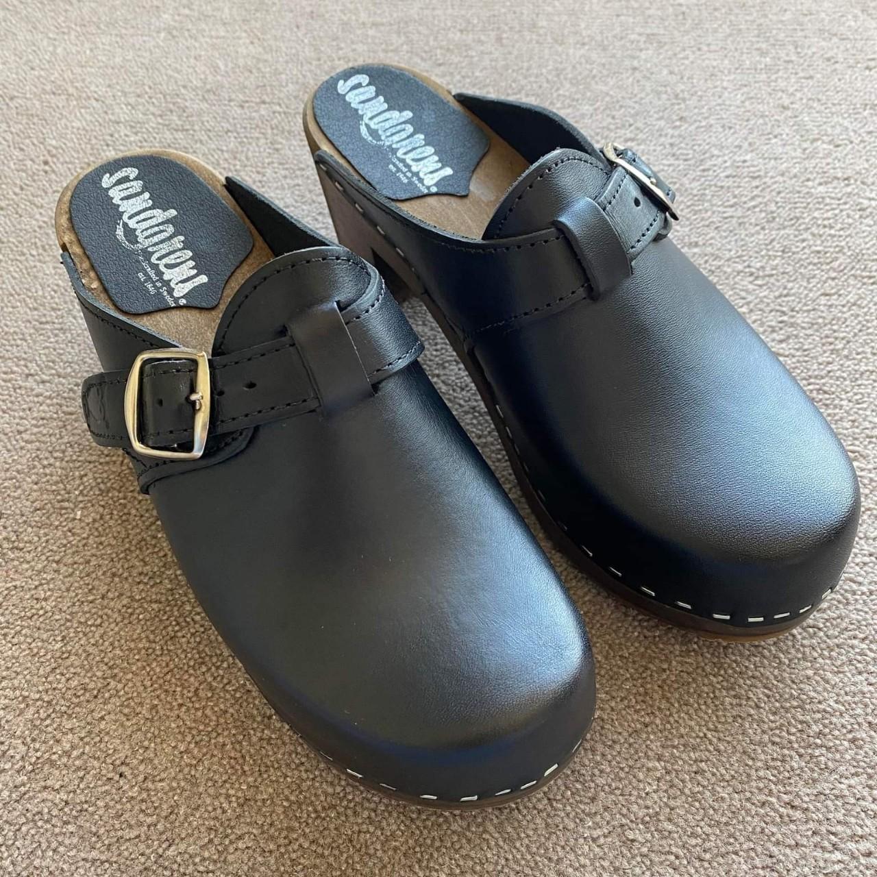 Women's Black Clogs | Depop