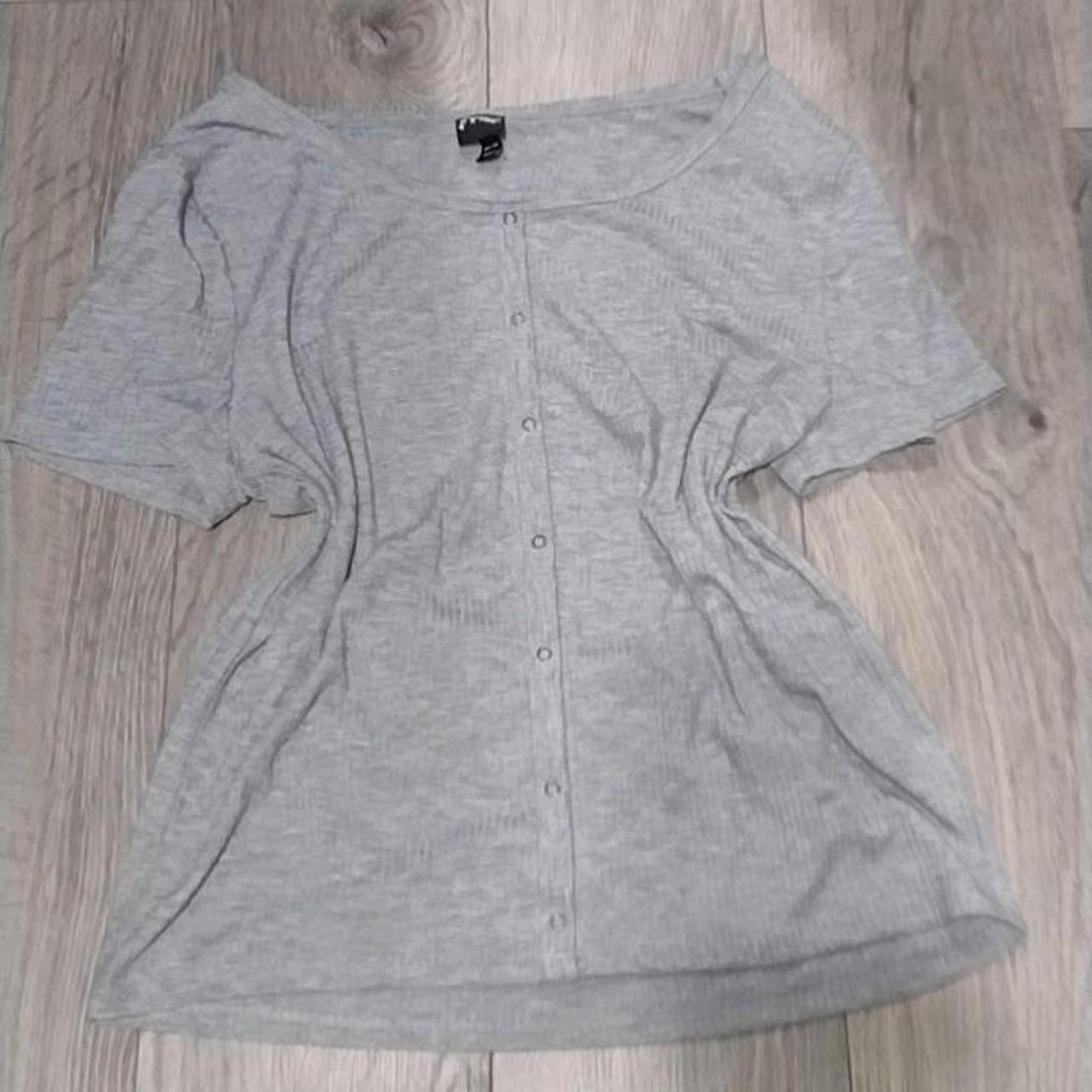 Grey button up shirt Free shipping #y2k #cute #style - Depop