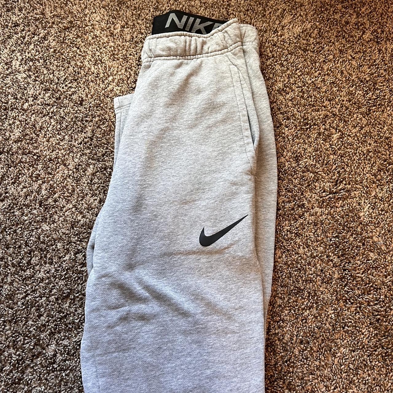 Grey Nike sweatpants Size: Small - Depop