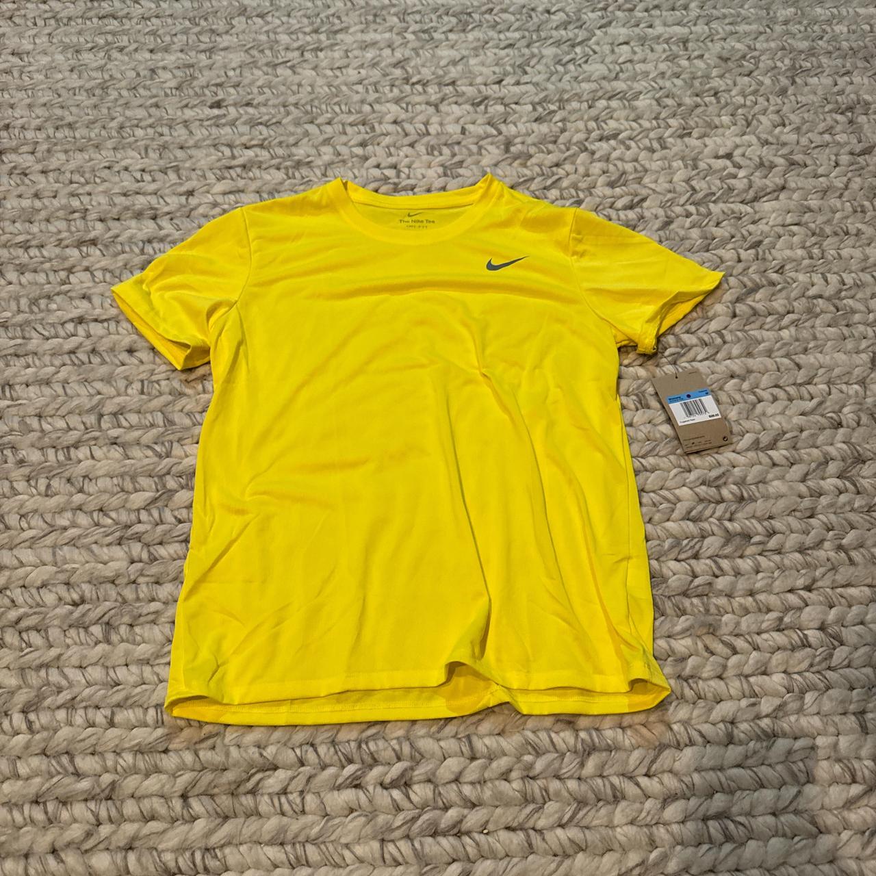 Women’s Nike Training Top WOMENS SZ M DEADSTOCK W TAGS | Depop