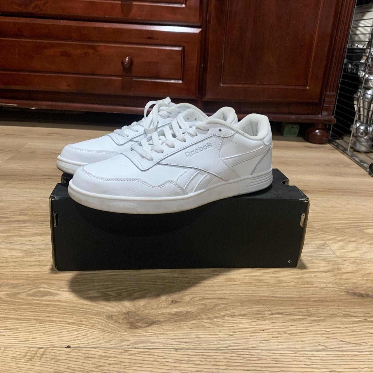 Plain white Reeboks Size 9 1/2 Great all white shoe... - Depop