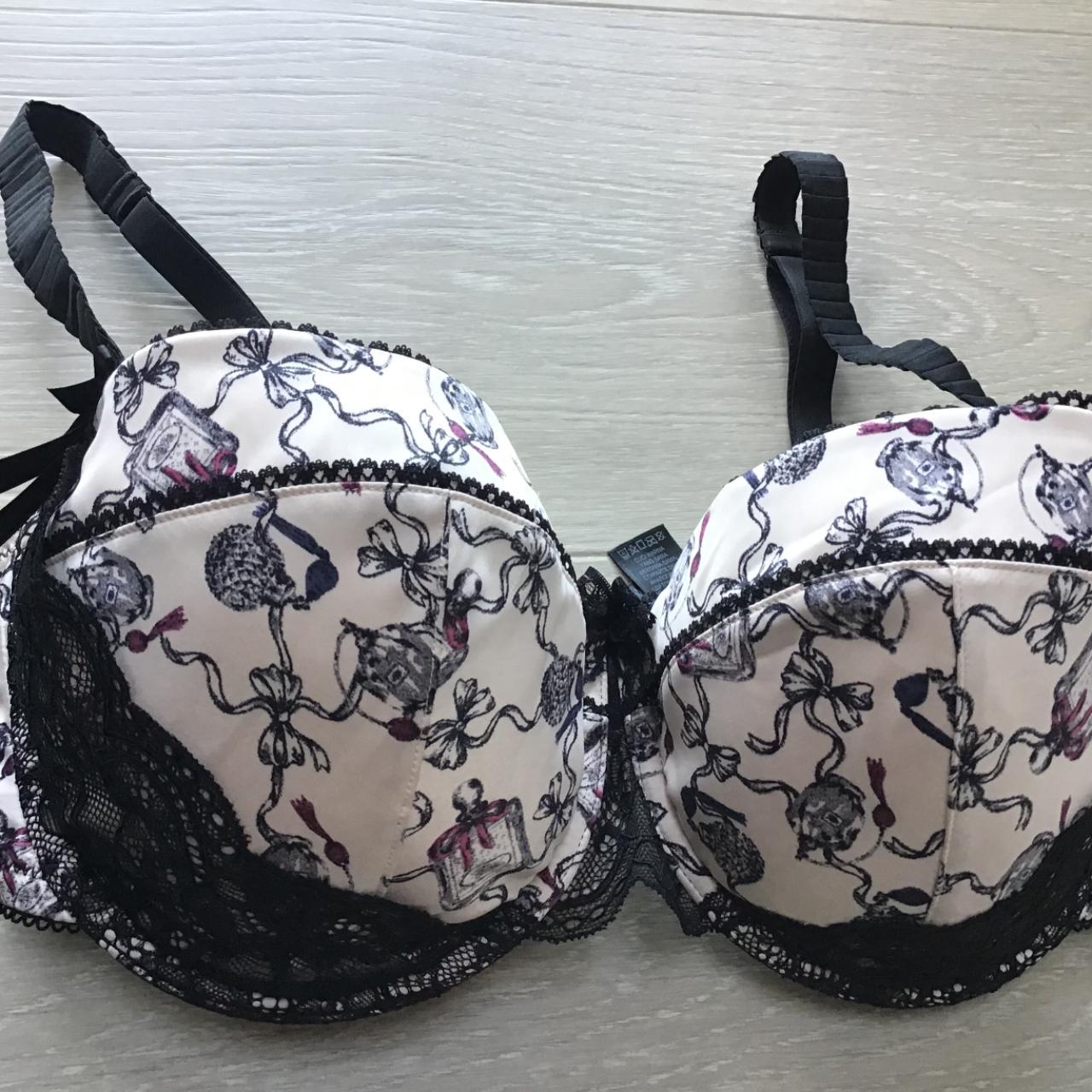 Marks & Spencer Women's Black Bra | Depop