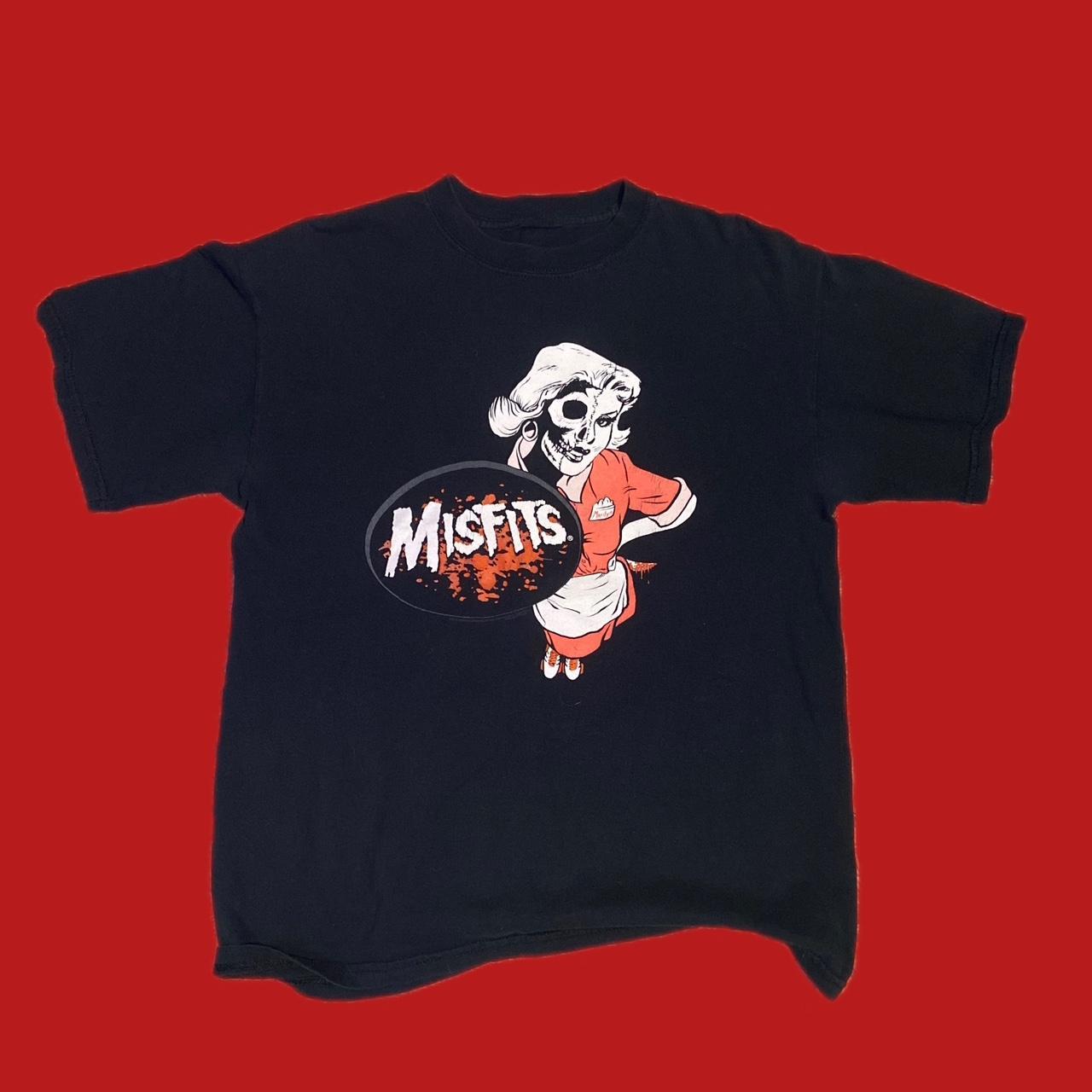 Men's Black and Red T-shirt | Depop