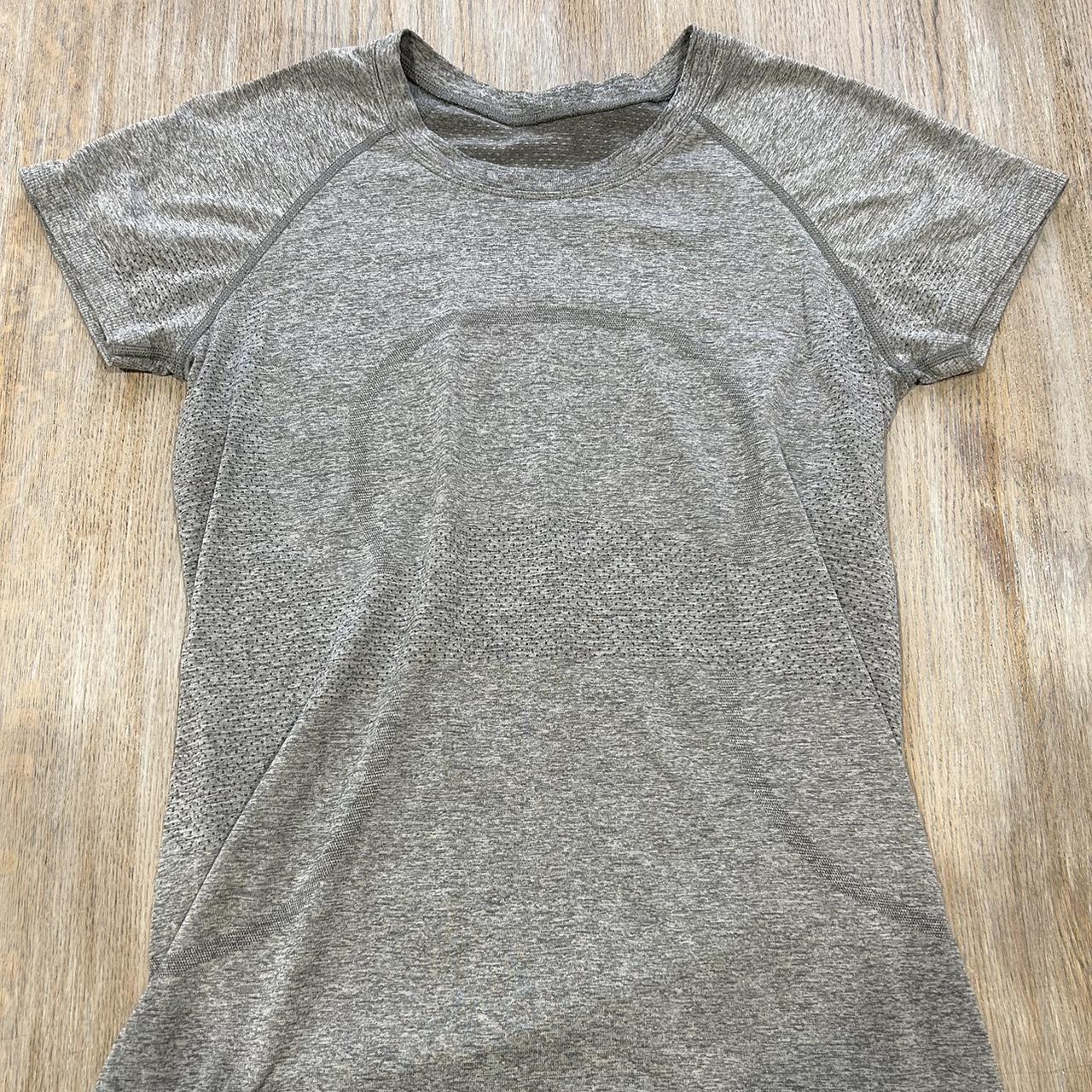 Lululemon Women's Grey Shirt | Depop