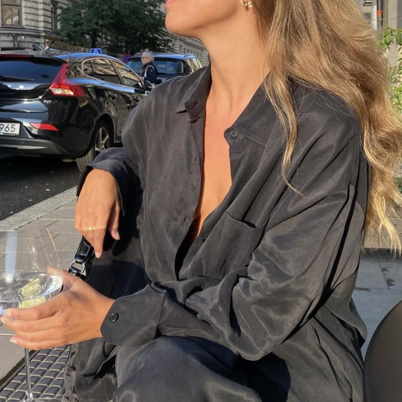 Djerf Avenue On The Go Shirt in Ash Size: M - would... - Depop