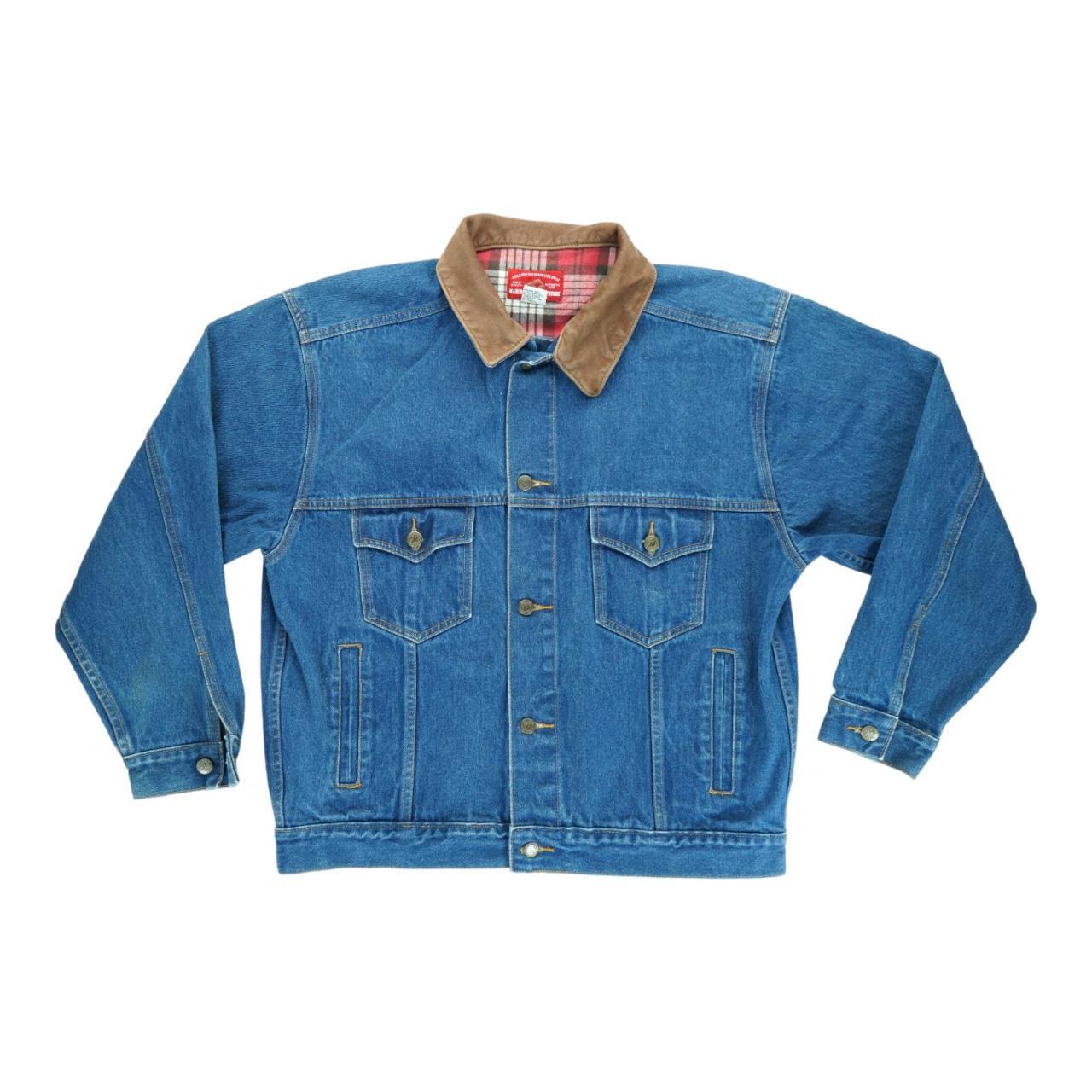 Measures (inches): Shoulders: 21 inches Chest: 25... - Depop