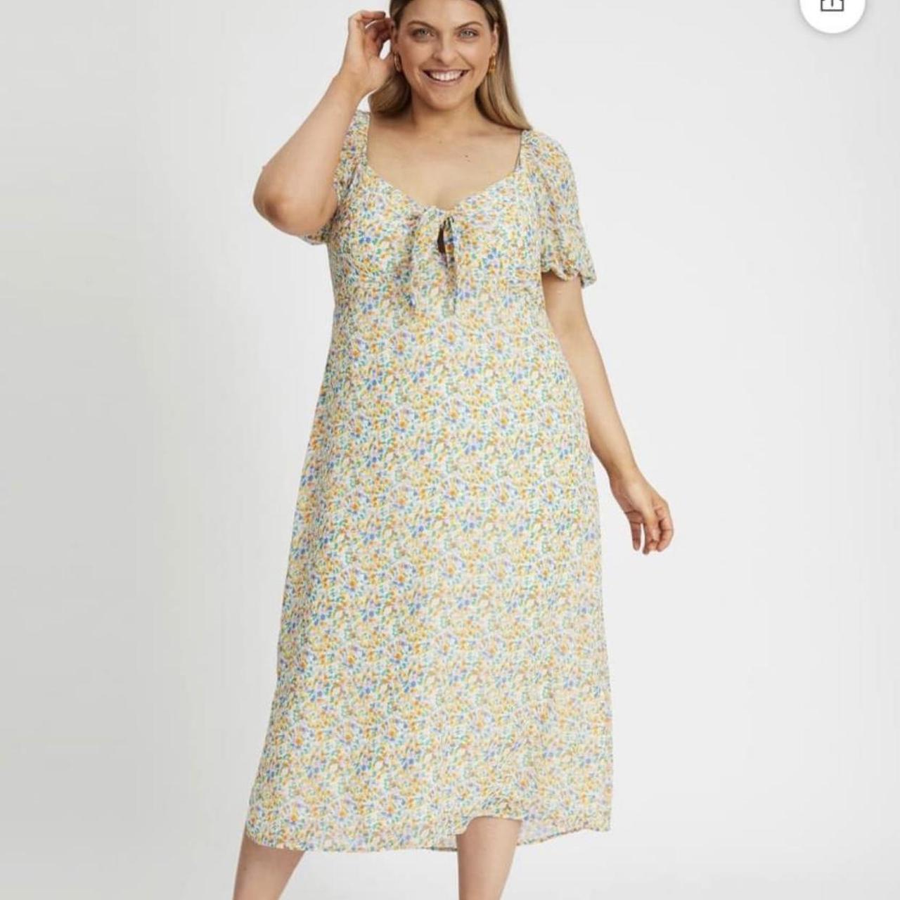 Plus size floral summer midi dress Beautiful light... - Depop