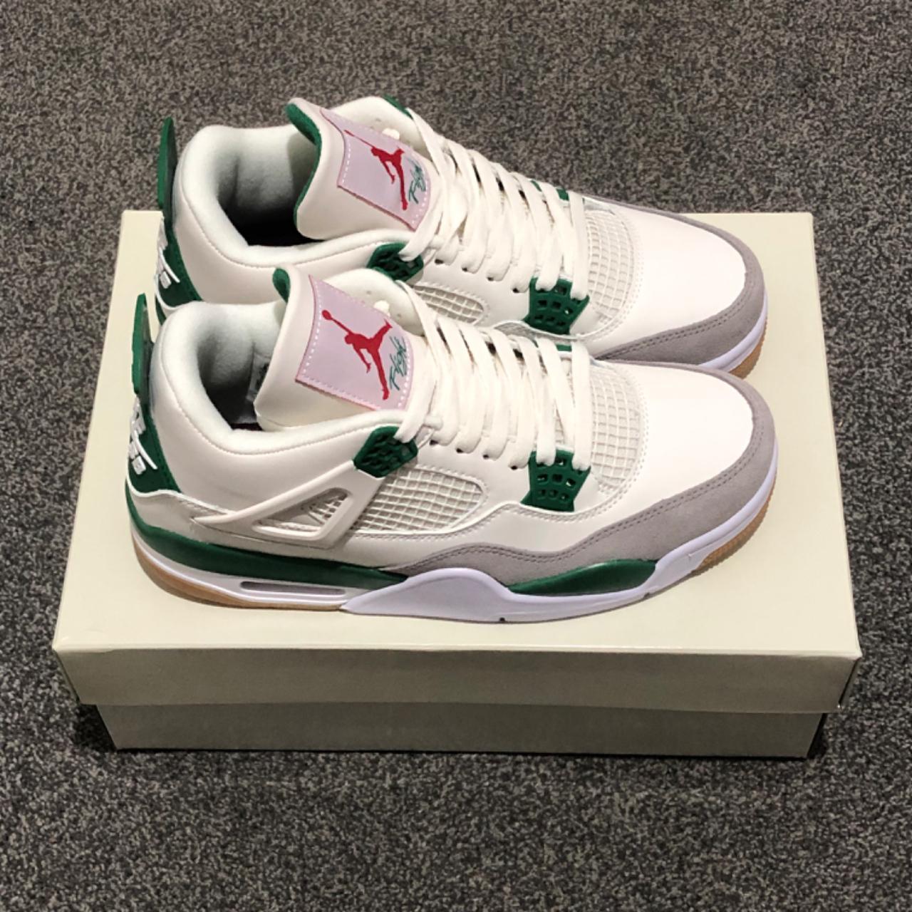 Nike SB Jordan 4 Pine Green (with defects) Defects... - Depop