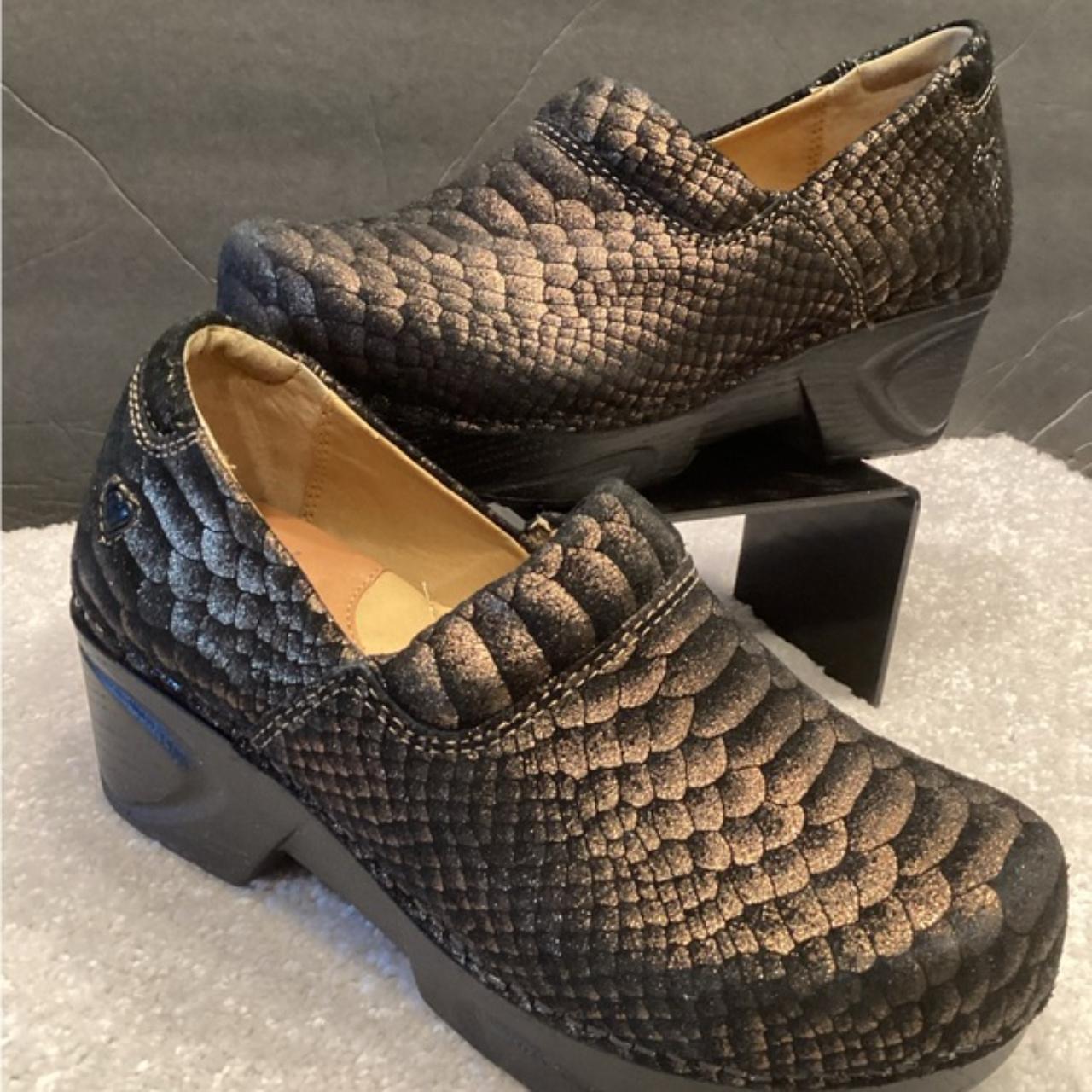 Nurse Mates Chloe back copper metallic clogs size... - Depop