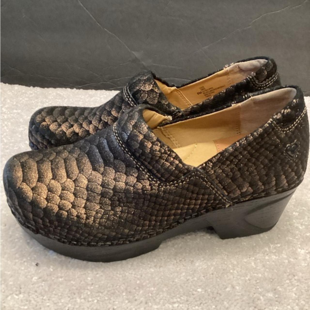 Nurse Mates Chloe back copper metallic clogs size... - Depop