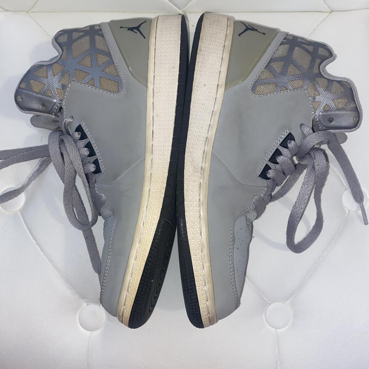 Such a nice pair of classic light grey Jordan’s.... - Depop