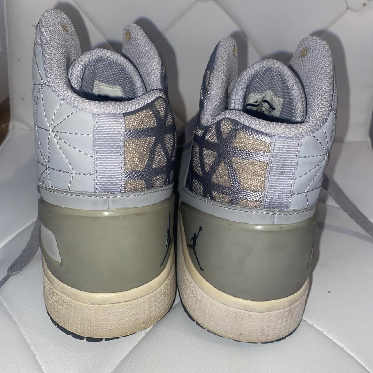 Such a nice pair of classic light grey Jordan’s.... - Depop