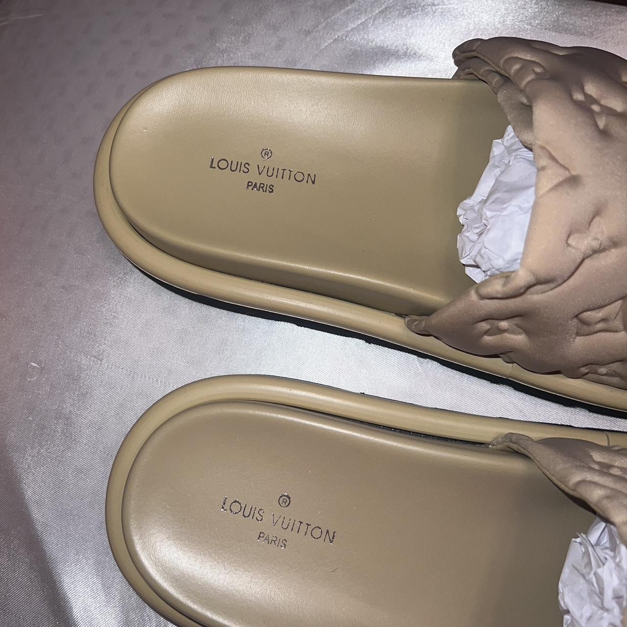 Tan Pool Pillow Comfort Mule LV Slides🥰 Size 7 can... - Depop