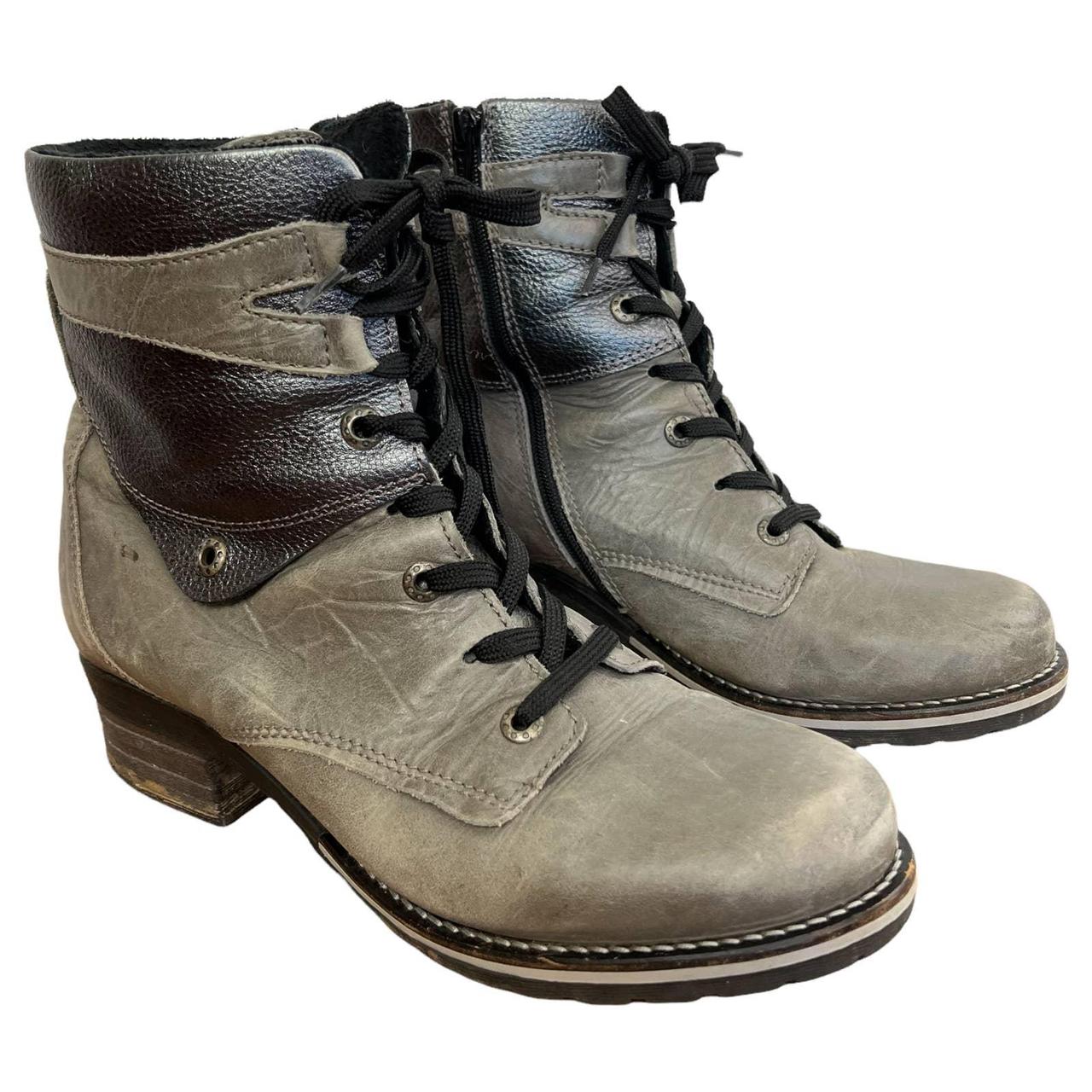 Women's Grey Boots | Depop