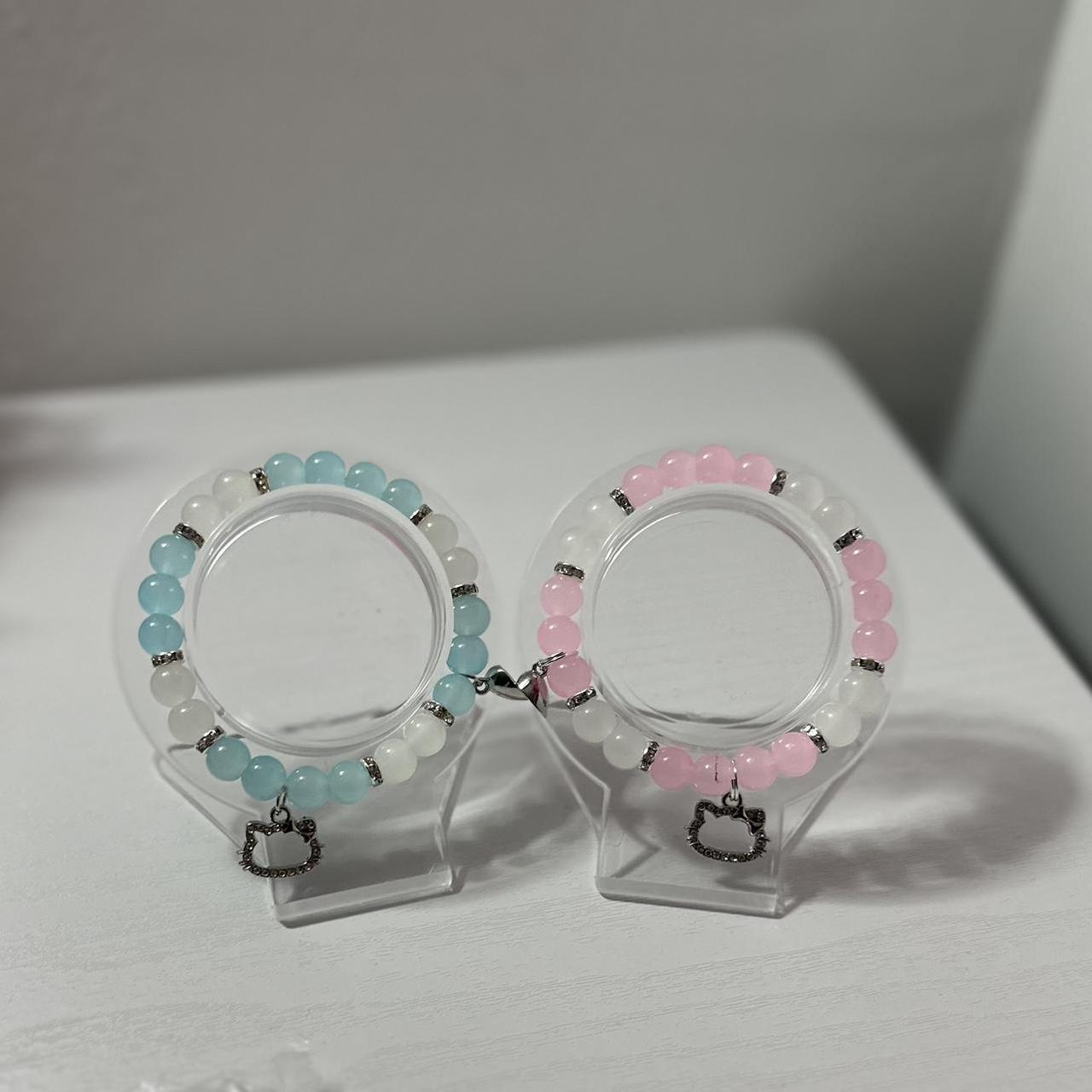 Hello kitty matching set beaded bracelet - Depop