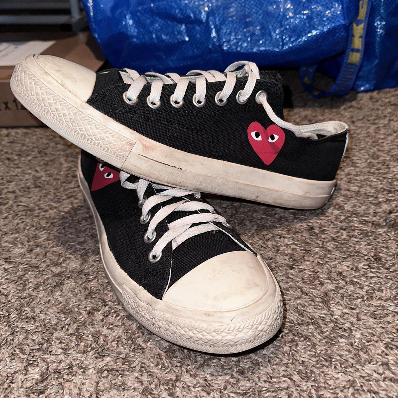 Converse Men's Black and Red Trainers | Depop