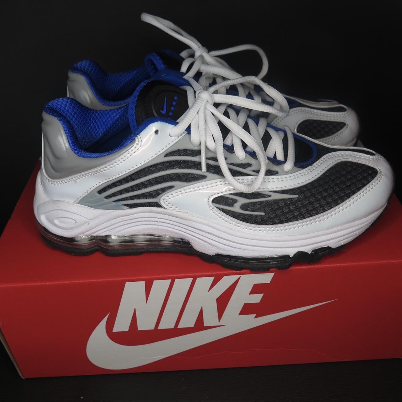 Nike Men's Blue and White Trainers | Depop