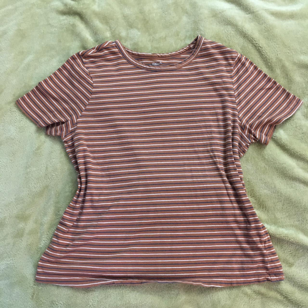 Universal Thread Women's Brown T-shirt | Depop