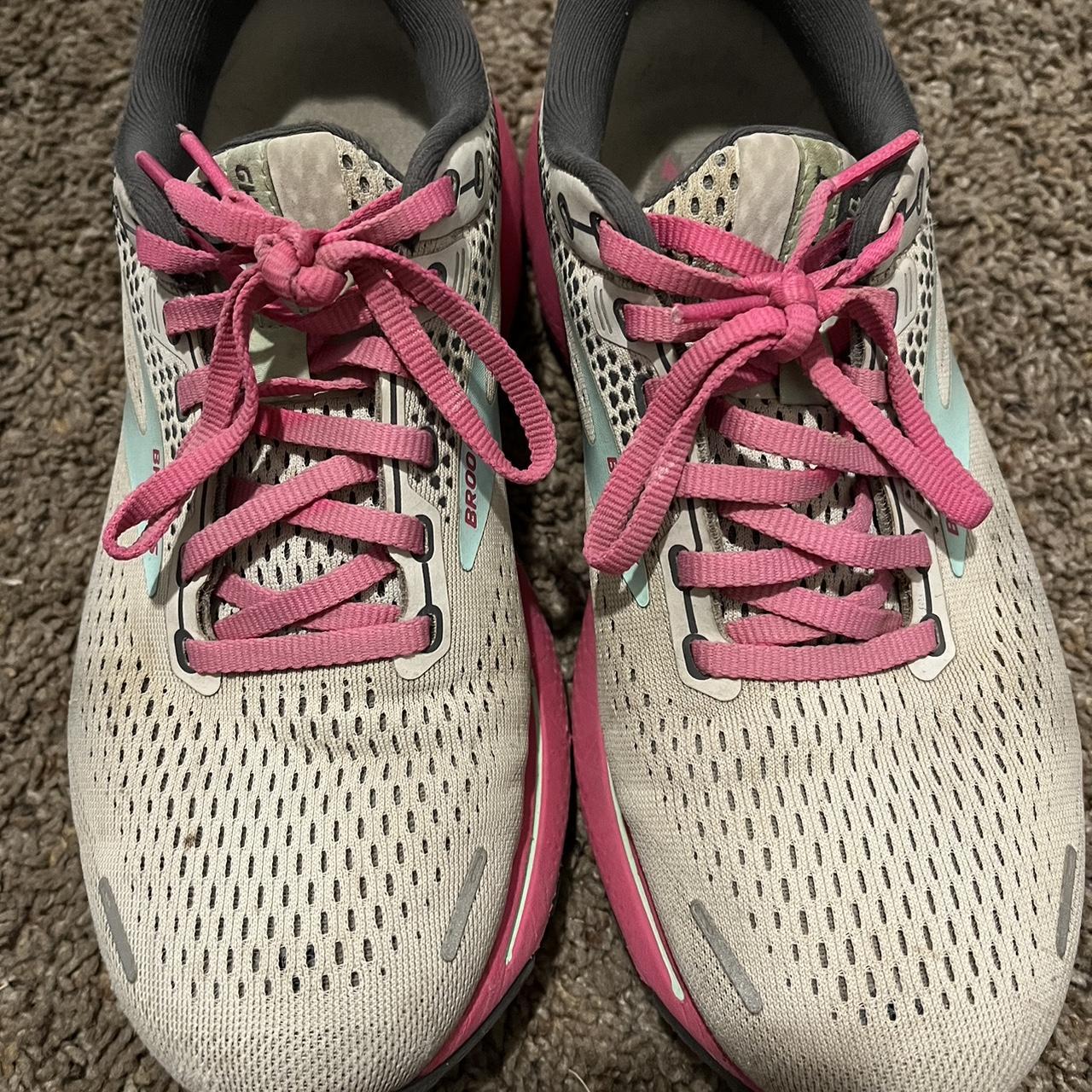 Brooks Women's Pink and Cream Trainers | Depop