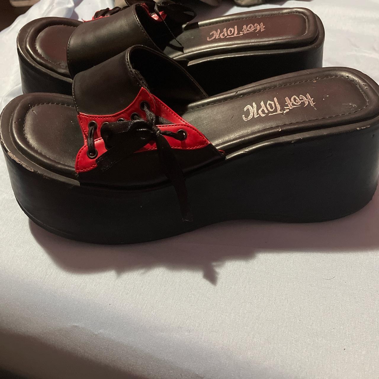 VINTAGE Hot Topic!! Platform Sandals Black and Red... - Depop