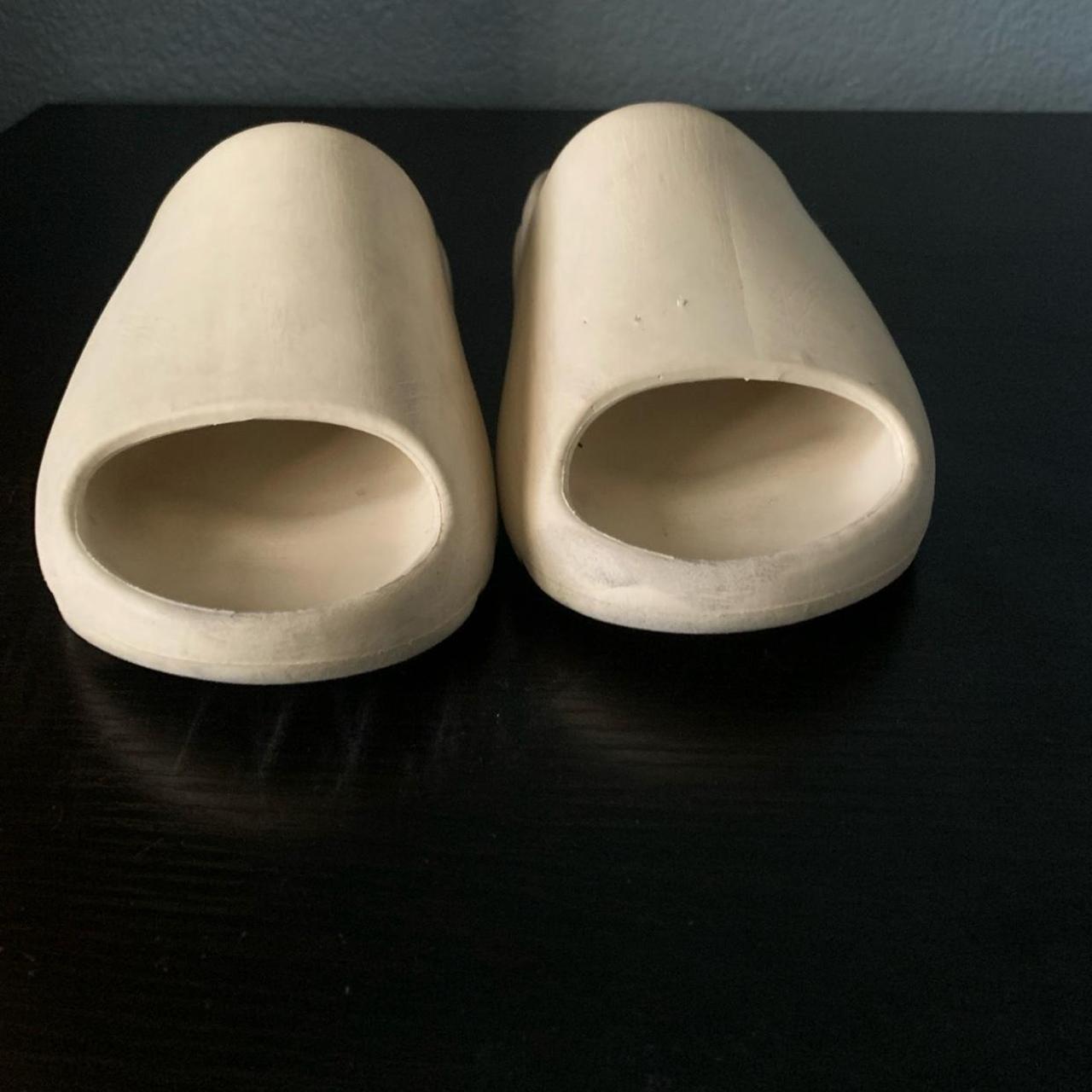 Yeezy slide IDENTICAL REPS size 7 can fit an 8 much... - Depop