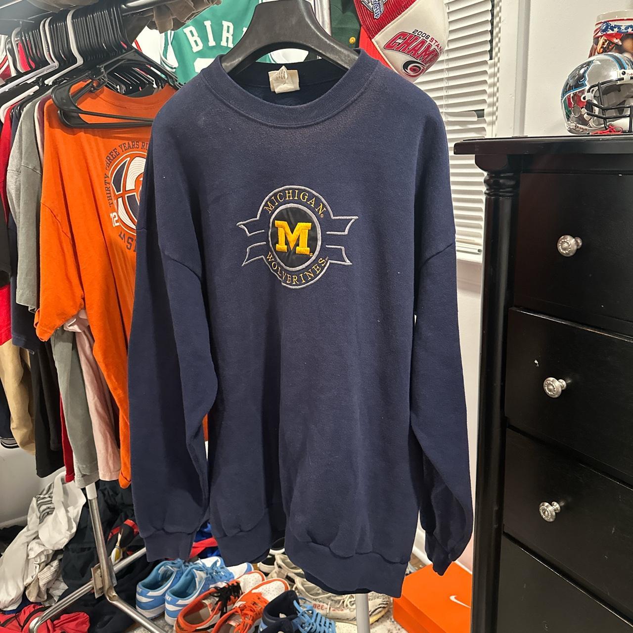 University of Michigan vintage sweater fits like a 2cl - Depop