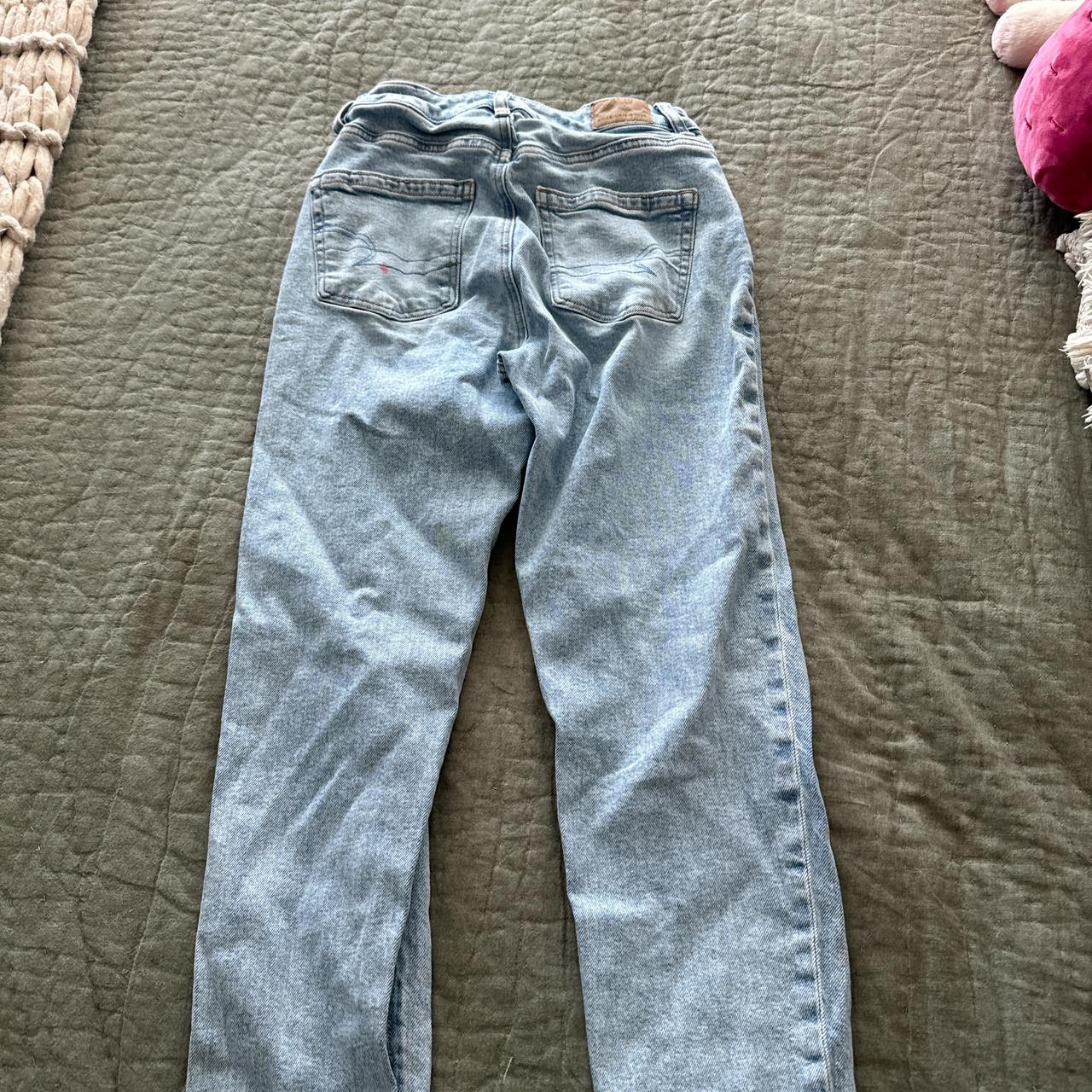 american eagle strigid jeans 00. red marker stains :( - Depop