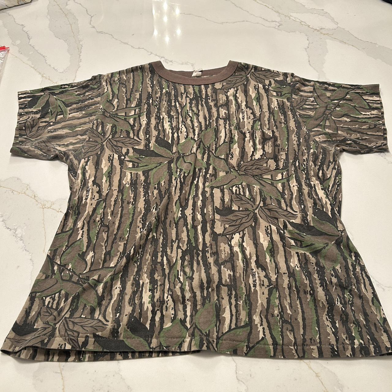 vintage camo tee. size large - Depop