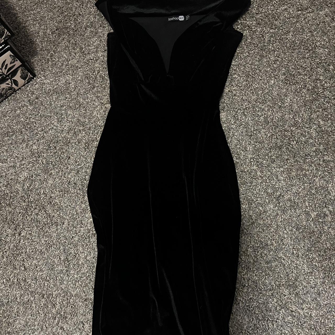 Boohoo velvet dress - Depop