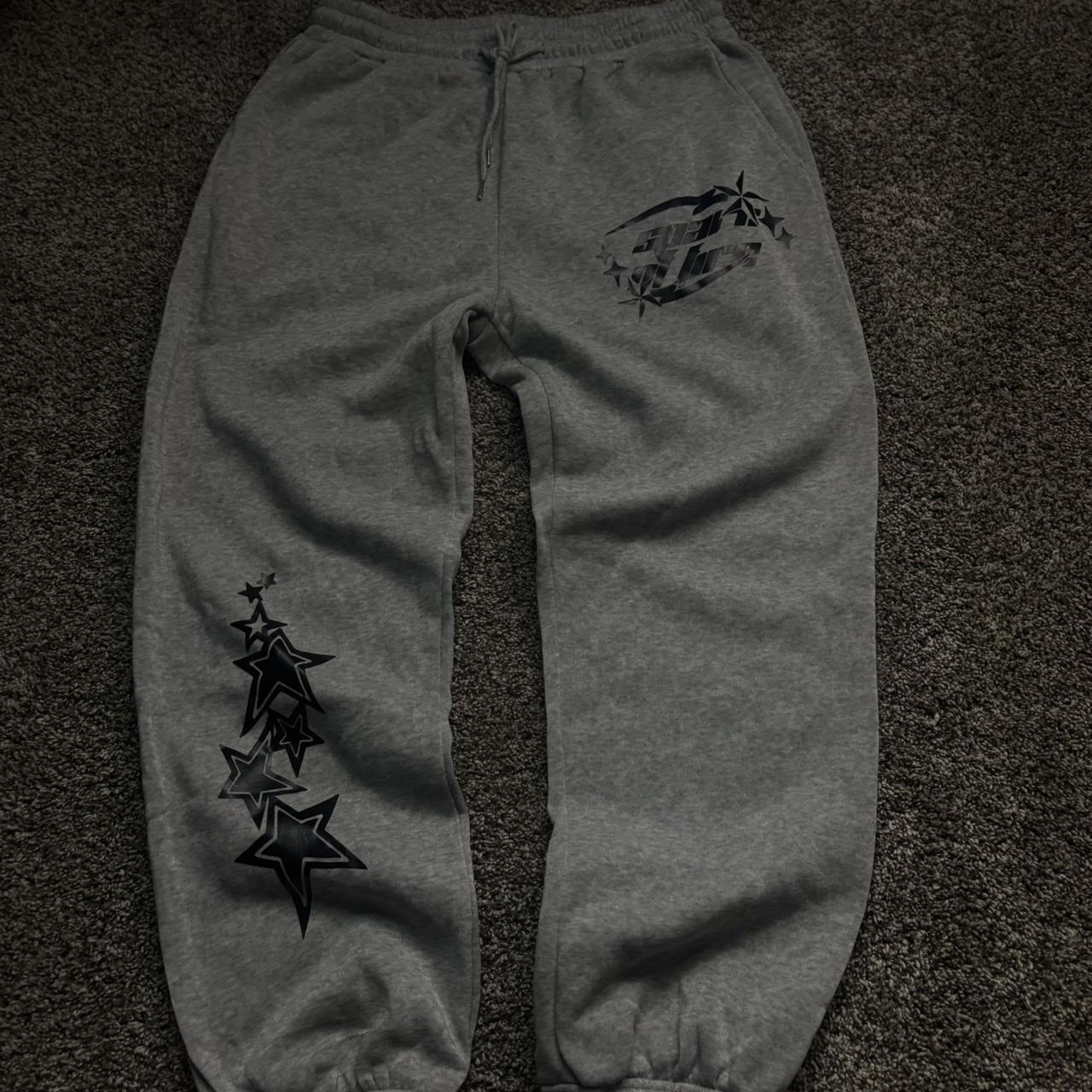 Grey and black star print sweatpants #streetwear | Depop