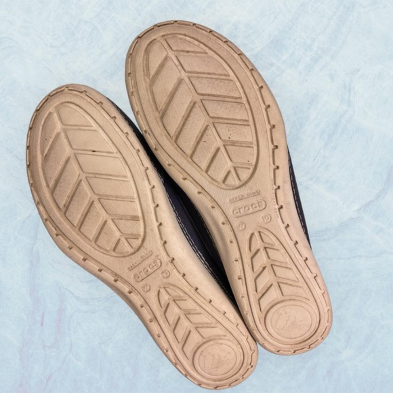 CROCS Melbourne II Short Vamp Women's Shoes Size... - Depop